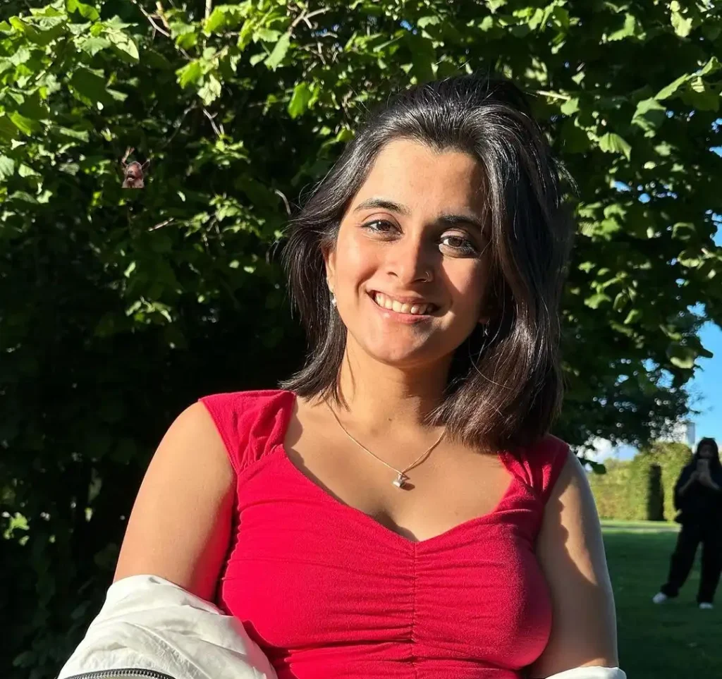 Divija Bhasin Biography - Net Worth, Age, Family